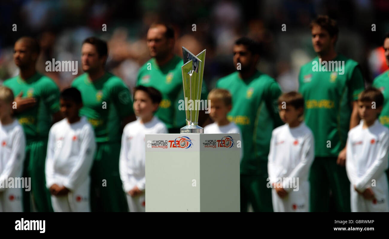 Twenty 20 world cup trophy hi-res stock photography and images - Alamy
