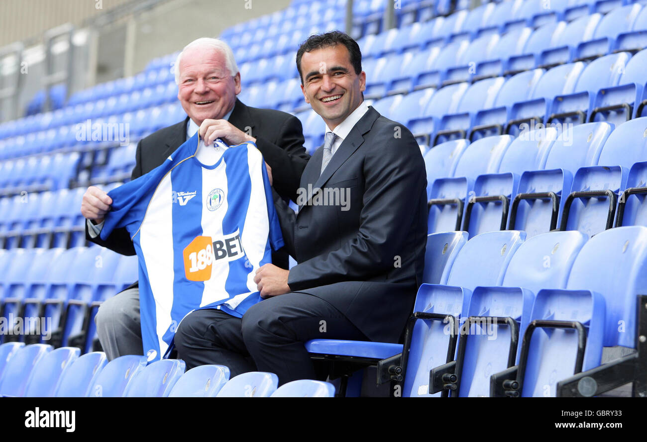 Wigan's new manager Roberto Martinez with Chairman Dave Whelan ...