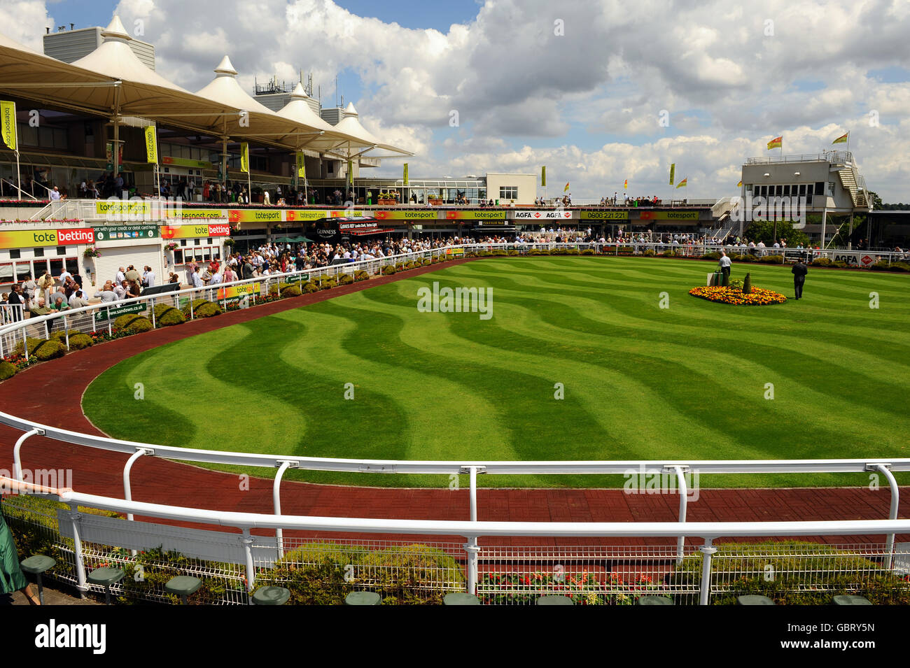 Horse Racing - Totepool Irish Day - Sandown Park Stock Photo - Alamy