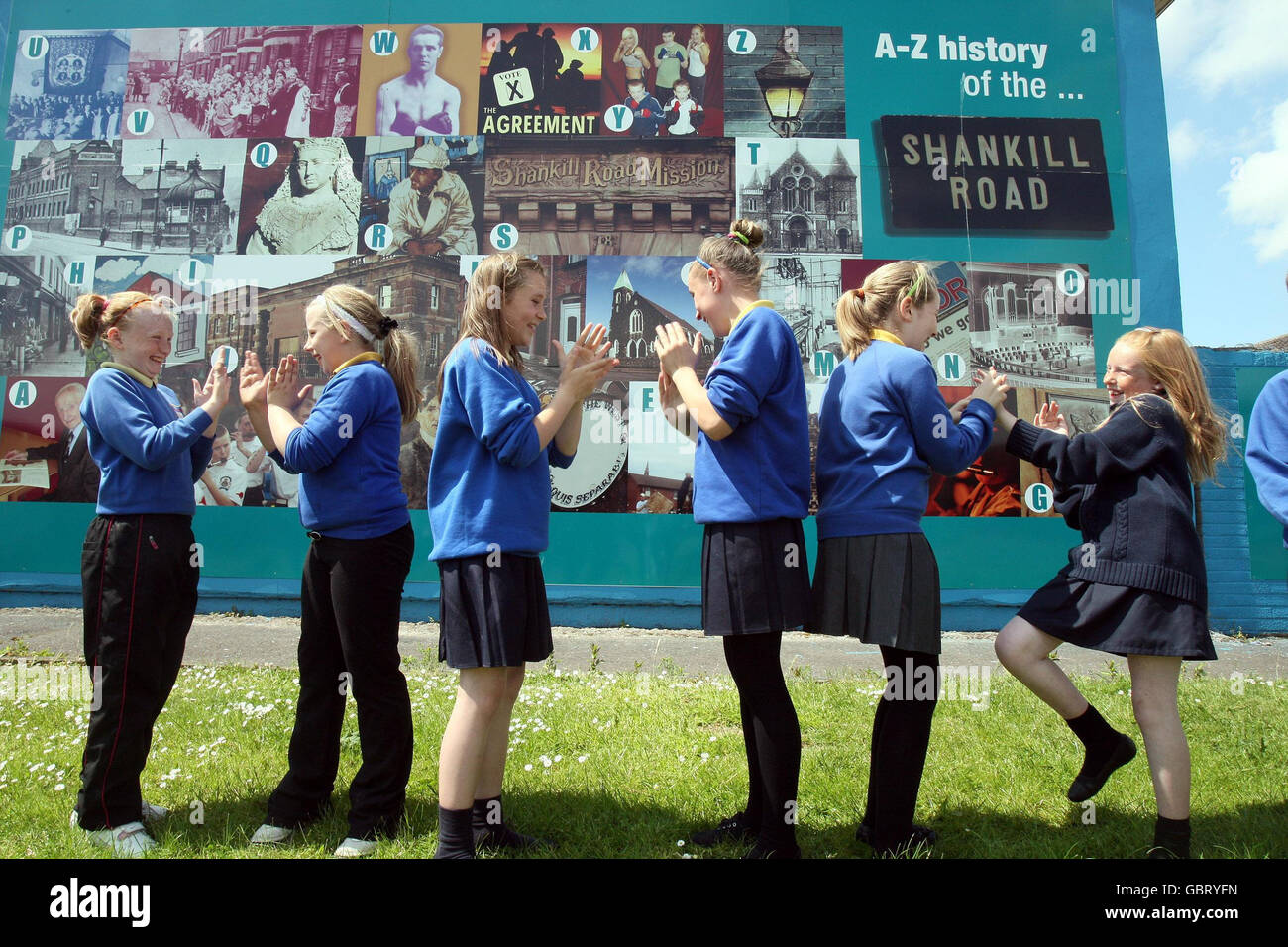 Pupils from Malvern primary school during the unveiling of a new mural ...