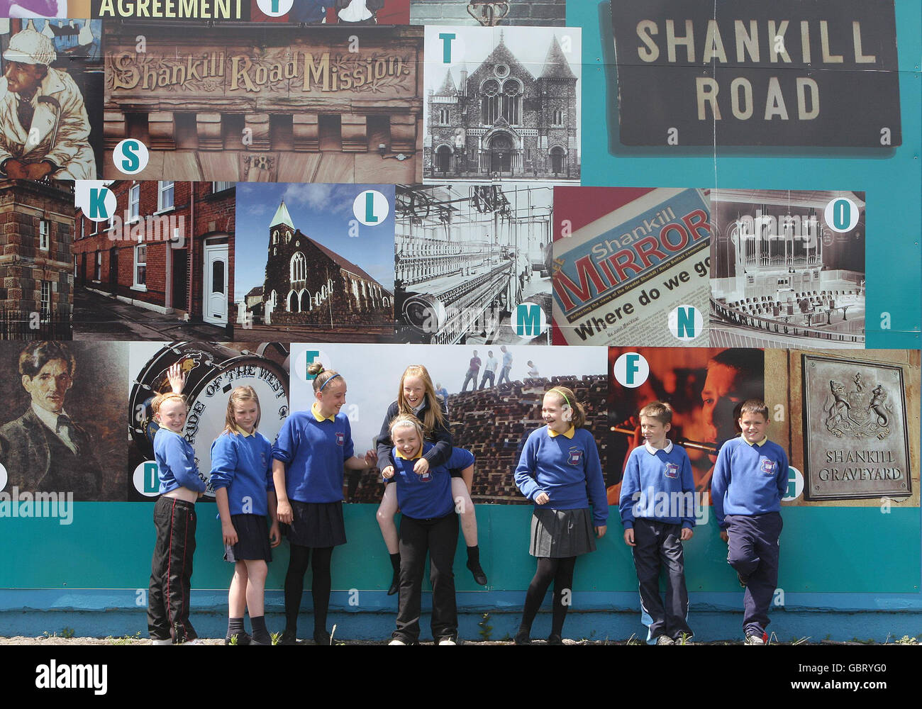 Pupils from Malvern primary school during the unveiling of a new mural ...