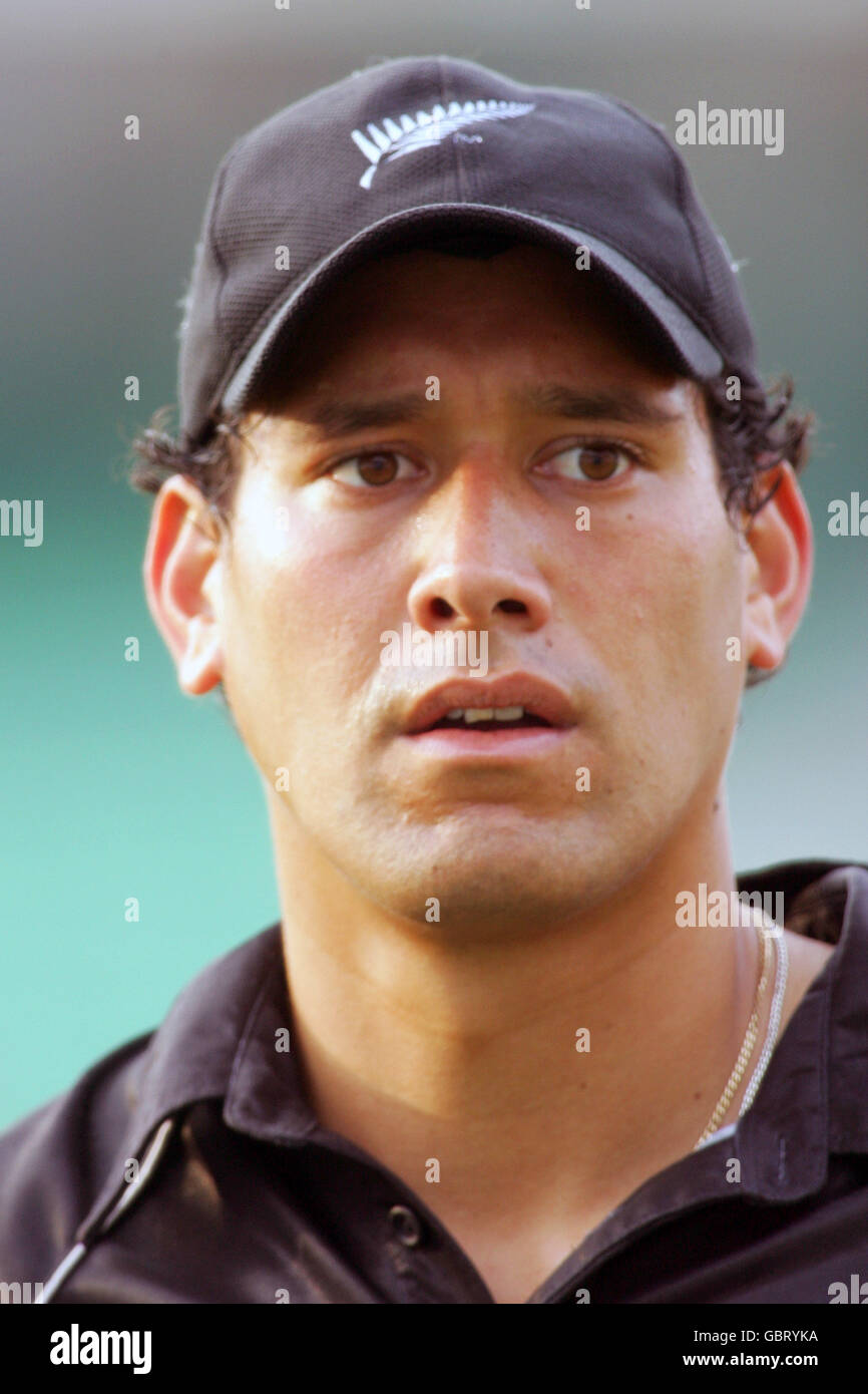 Cricket - ICC Champions Trophy 2004 - Pool A, New Zealand v USA. Daryl ...