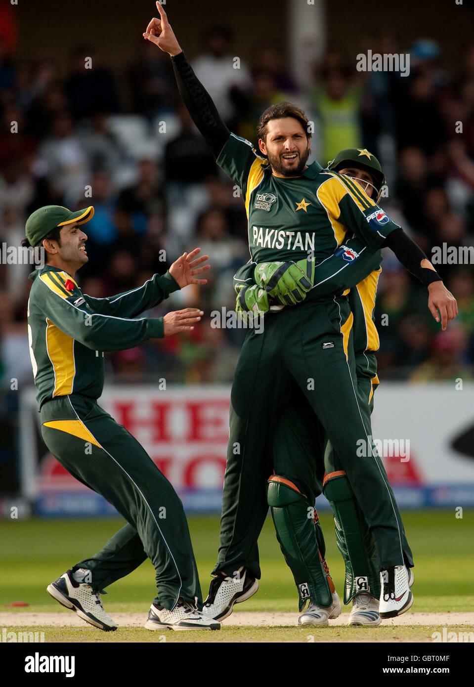 Pakistan's Shahid Afridi celebrates bowling South Africa's Herschelle ...
