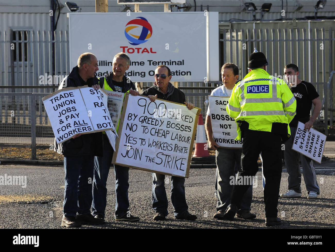 Full length protesting placards mangdm hi-res stock photography and ...
