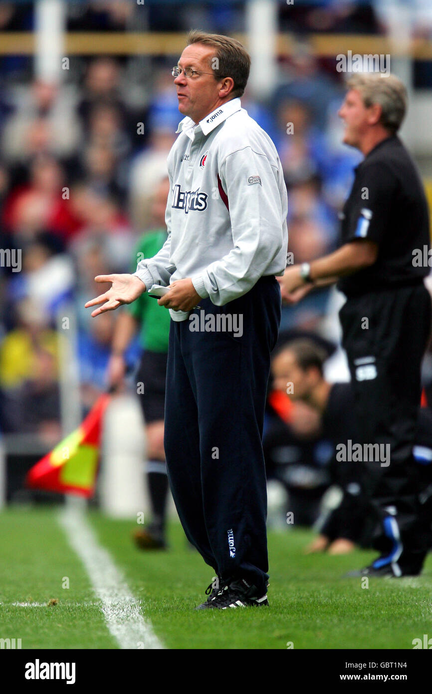 Full length stock shrug football hi-res stock photography and images ...