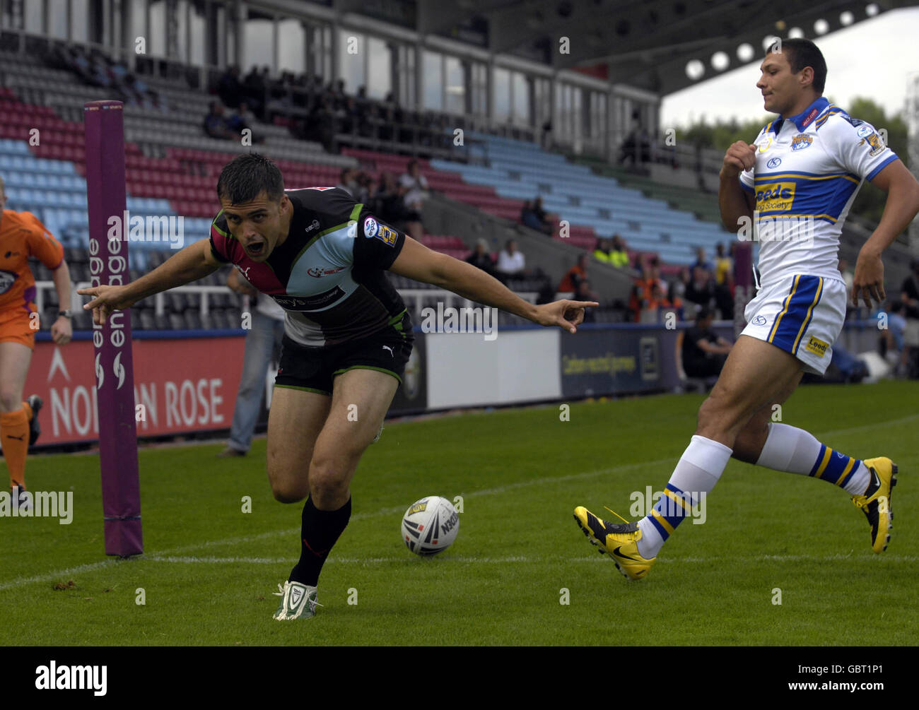 Harlequins' Chris Melling celebrates a try during the engage Super ...