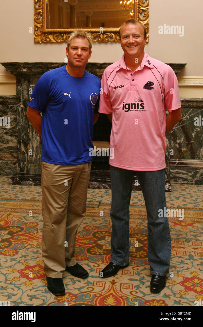 Shane Warne (left) and Shaun Udal promote their two sides' charity ...