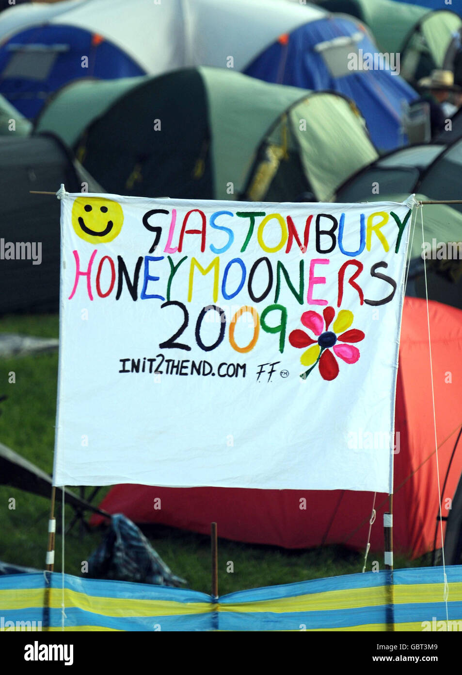 Glastonbury festival signs hi-res stock photography and images - Alamy
