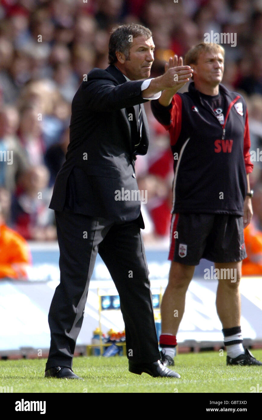 Utd football point shout hi-res stock photography and images - Alamy