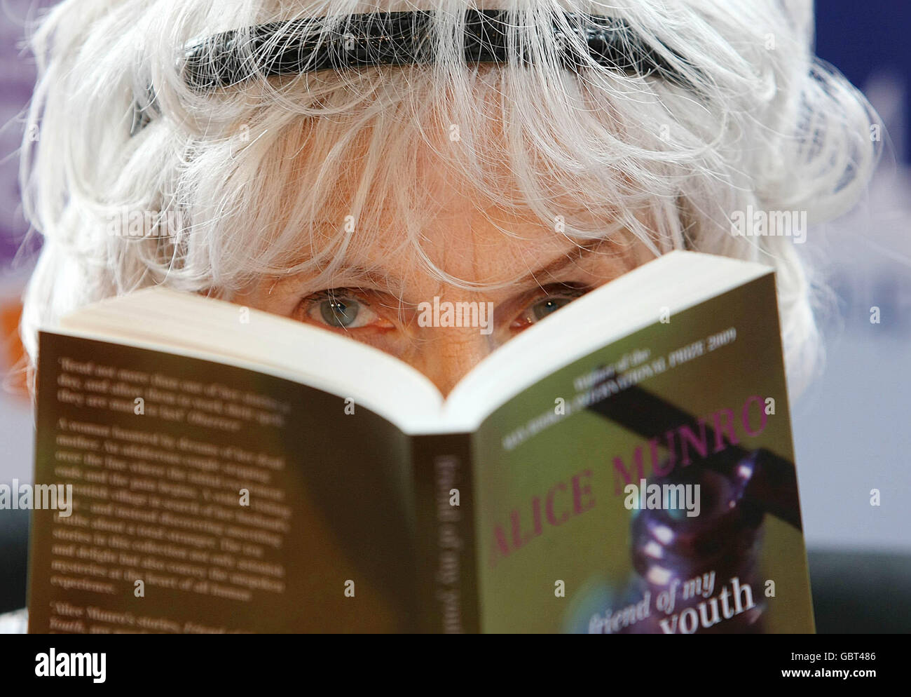 Canadian Author Alice Munro winner of the 2009 Booker International ...