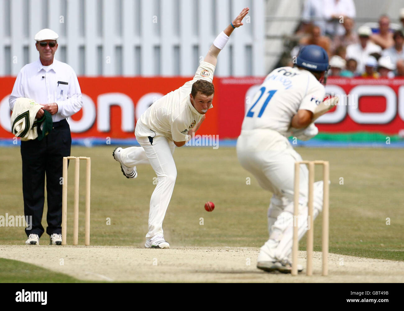 Australian fast bowler hi-res stock photography and images - Alamy