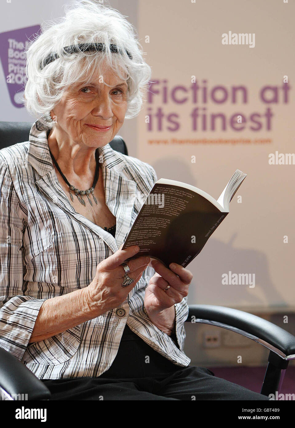 Canadian Author Alice Munro winner of the 2009 Booker International ...