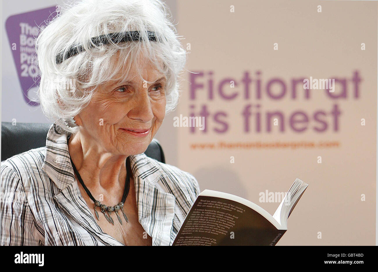 Canadian Author Alice Munro winner of the 2009 Booker International ...