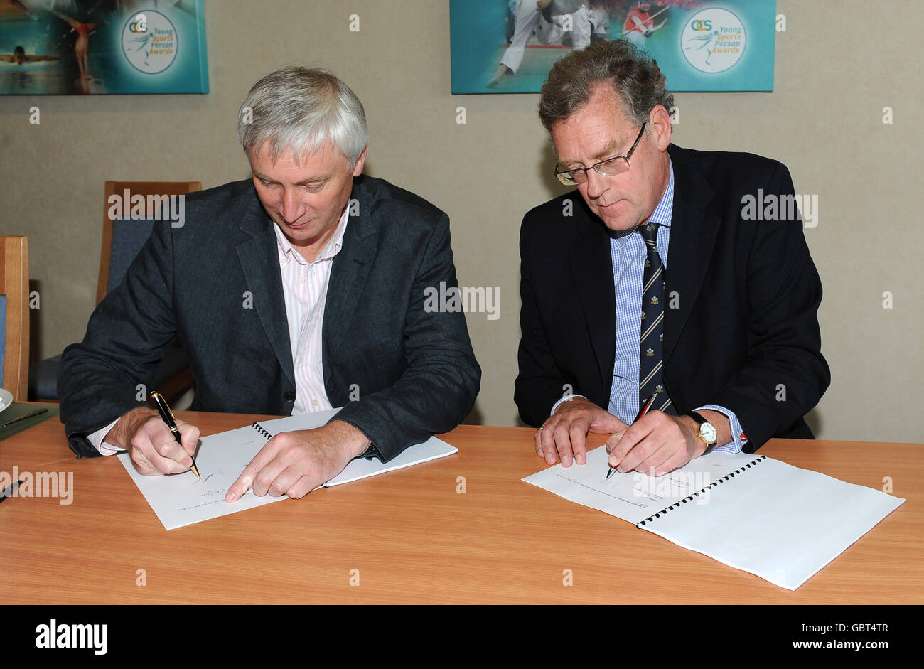 OCS Chief Executive Chris Cracknell (left) and Surrey CCC Chief ...