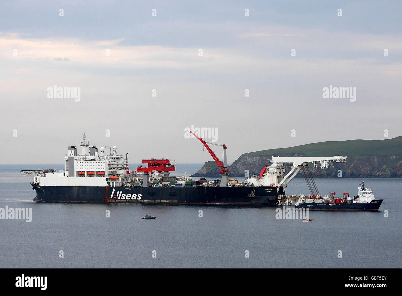 Shell gas refinery Stock Photo - Alamy