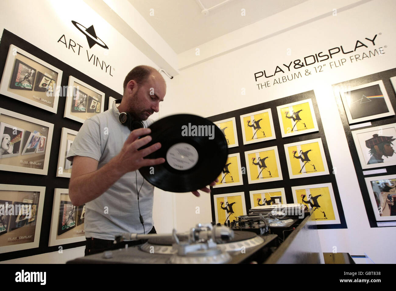 Dj's andrew andrew hi-res stock photography and images - Alamy