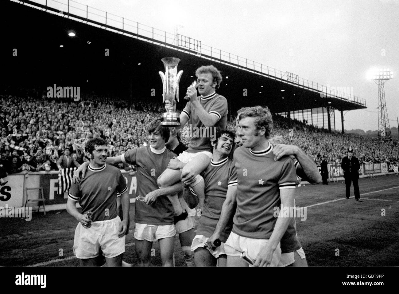 Leeds fairs cup hi-res stock photography and images - Alamy