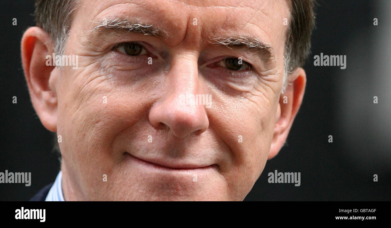 Business secretary lord mandelson leaves 10 downing street cabinet ...