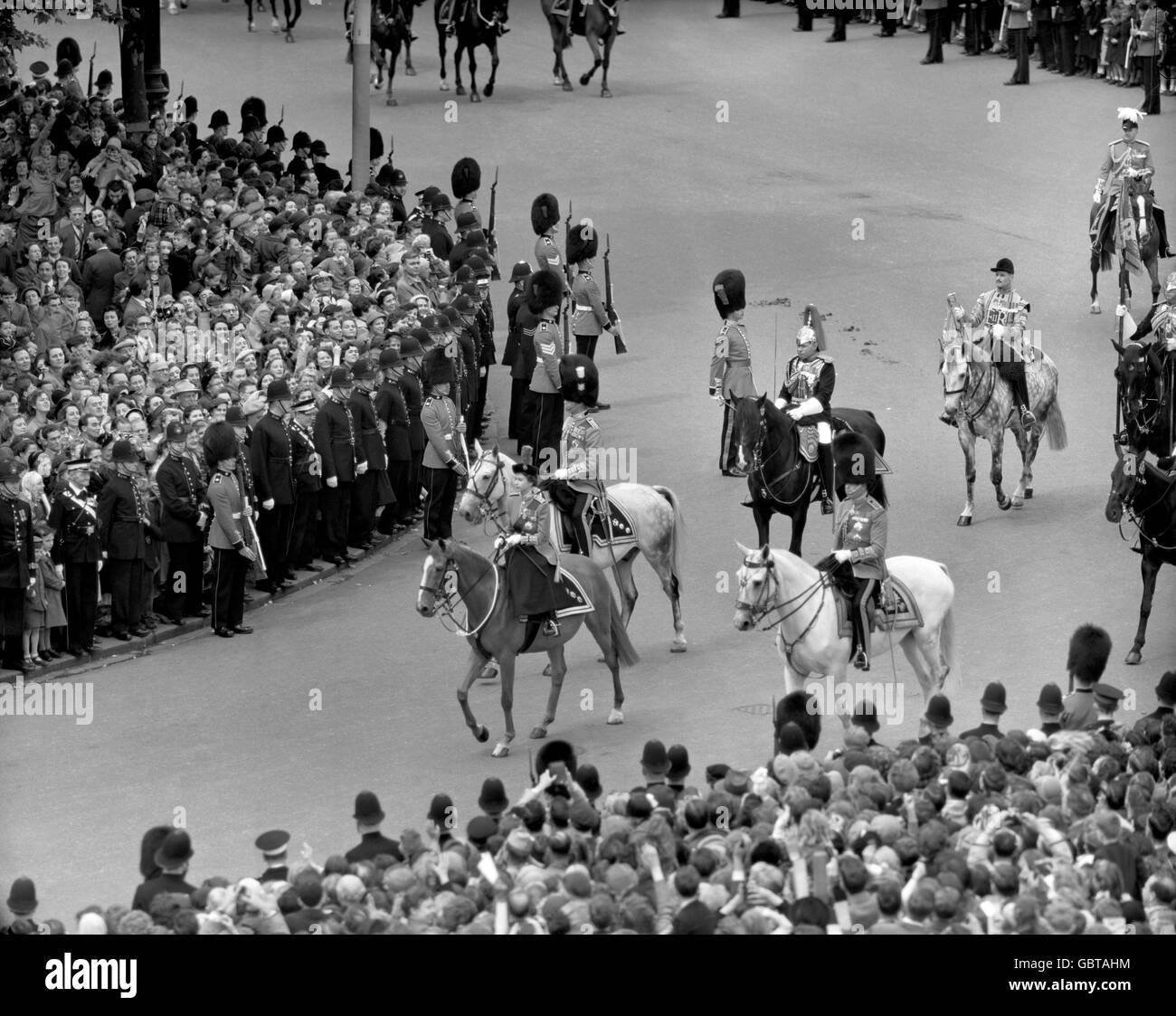 British Royalty - Ceremonies - Trooping the Colour - London - 1954 ...