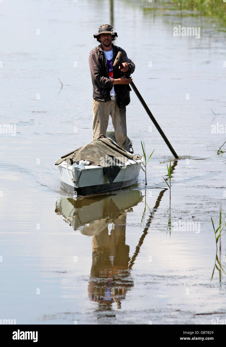 Eel catcher Peter Carter Stock Photo - Alamy