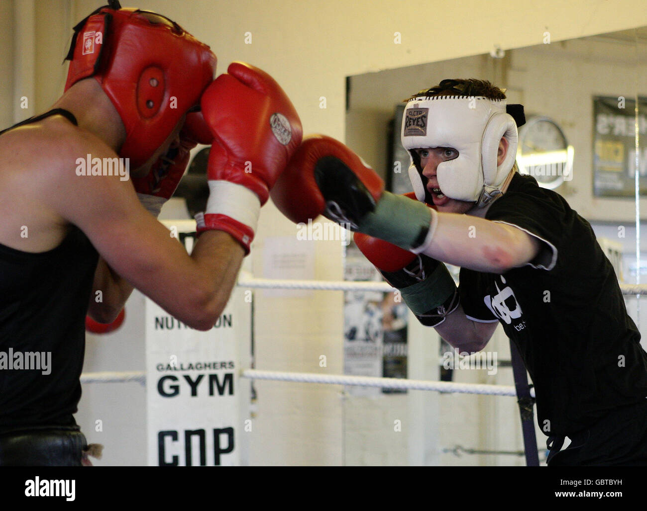 Boxing - Joe Murray Work Out - Gallaghers Gym Stock Photo - Alamy