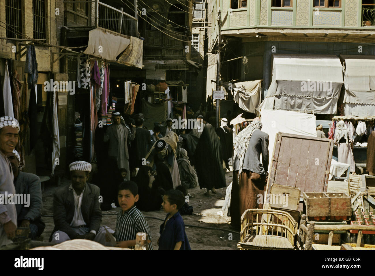 Market street 1950s hi-res stock photography and images - Alamy