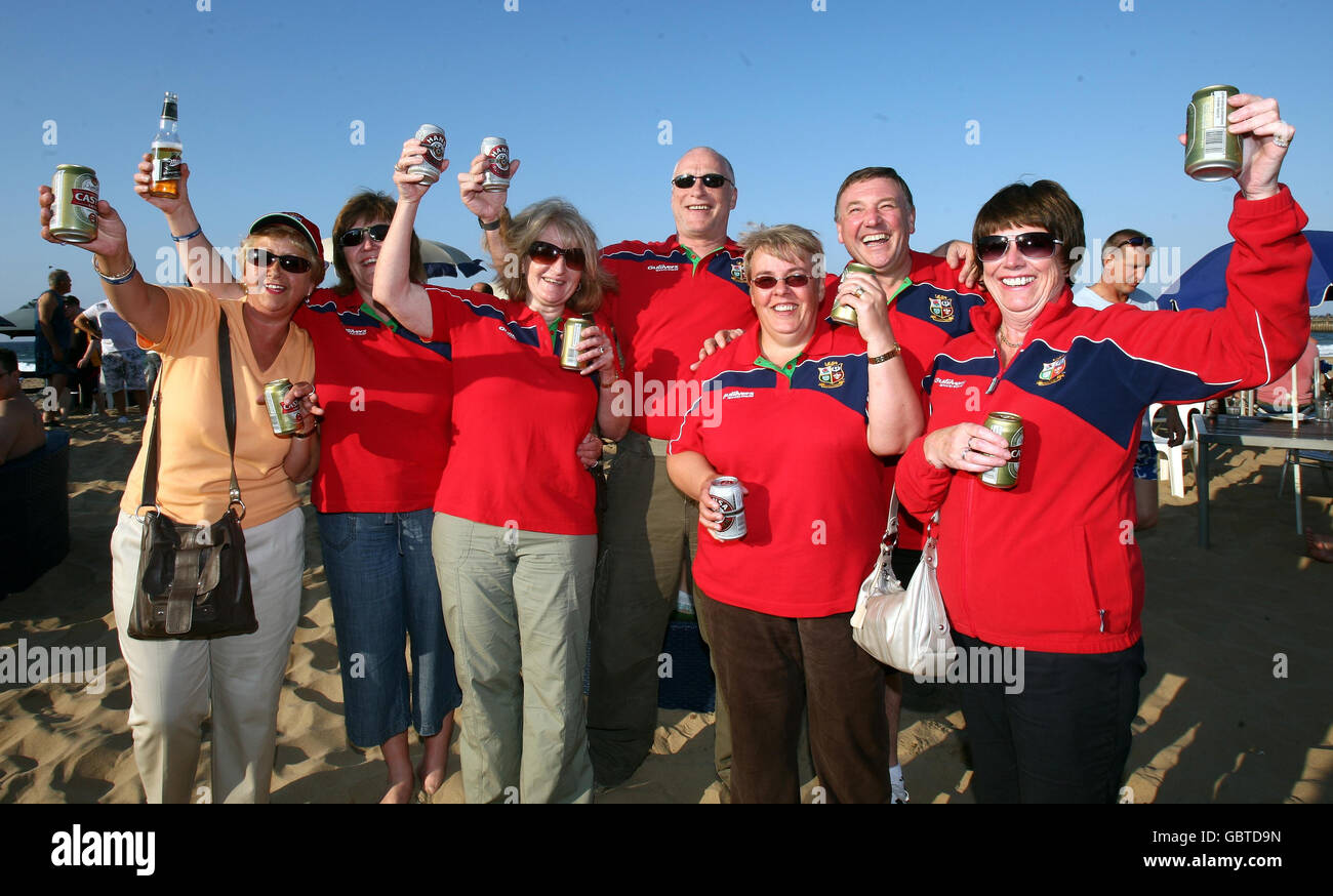 Rugby Union - Lions Fans on Durban Beach Stock Photo - Alamy
