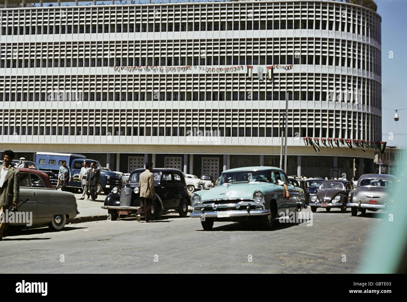 Modern iraq hi-res stock photography and images - Alamy