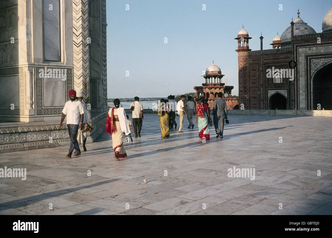 Taj mahal mausoleum tomb hi-res stock photography and images - Alamy