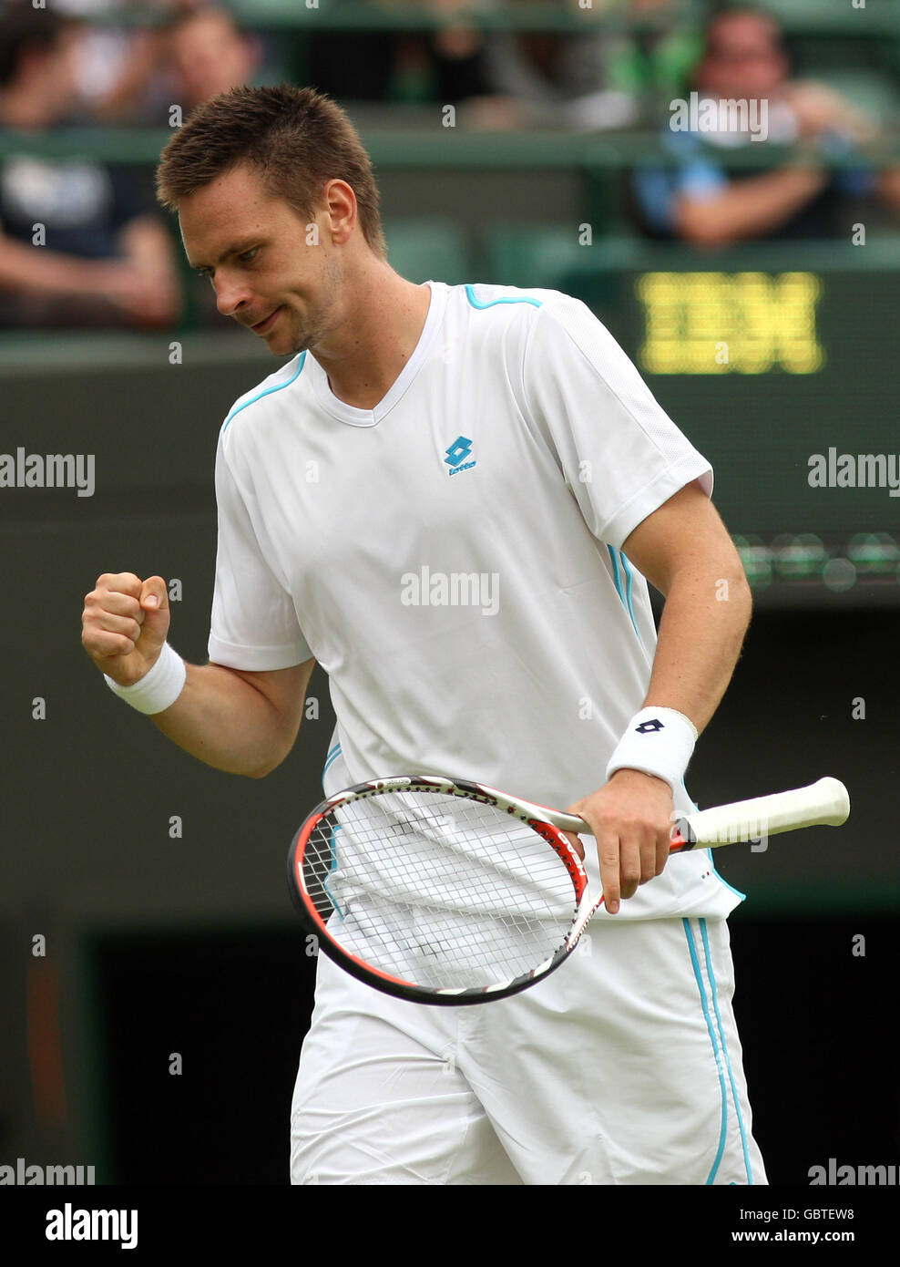 Tennis - 2009 Wimbledon Championships - Day One - The All England Lawn ...