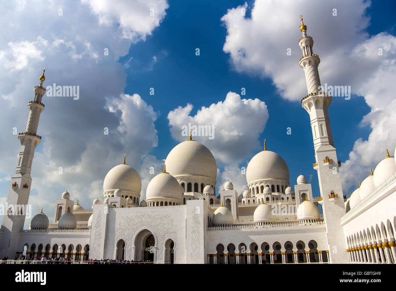Sheikh Zayed Mosque, Abu Dhabi, United Arab Emirates Stock Photo - Alamy