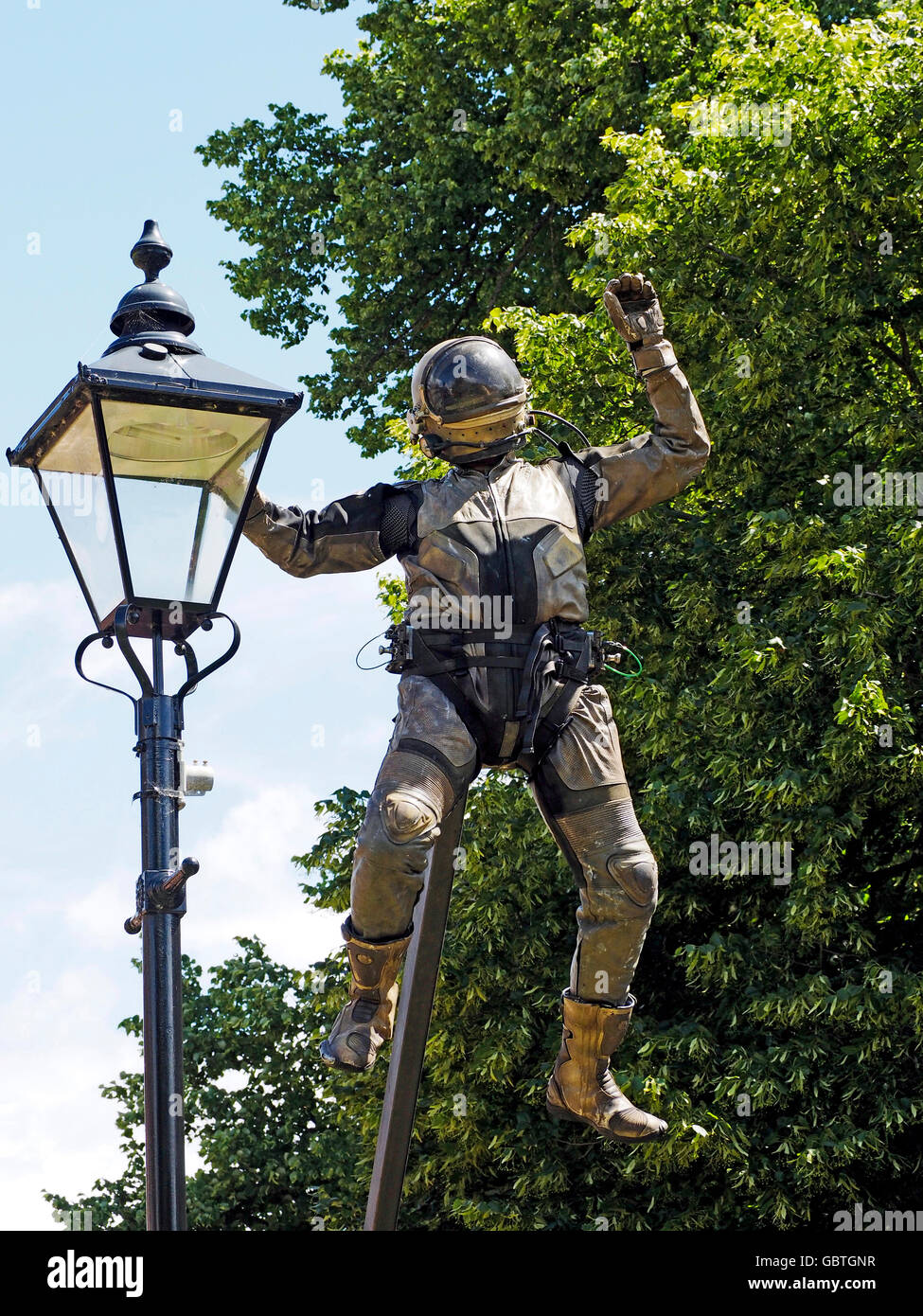 Urban Spaceman street performer at the Winchester Hat Fair, July 2016 ...