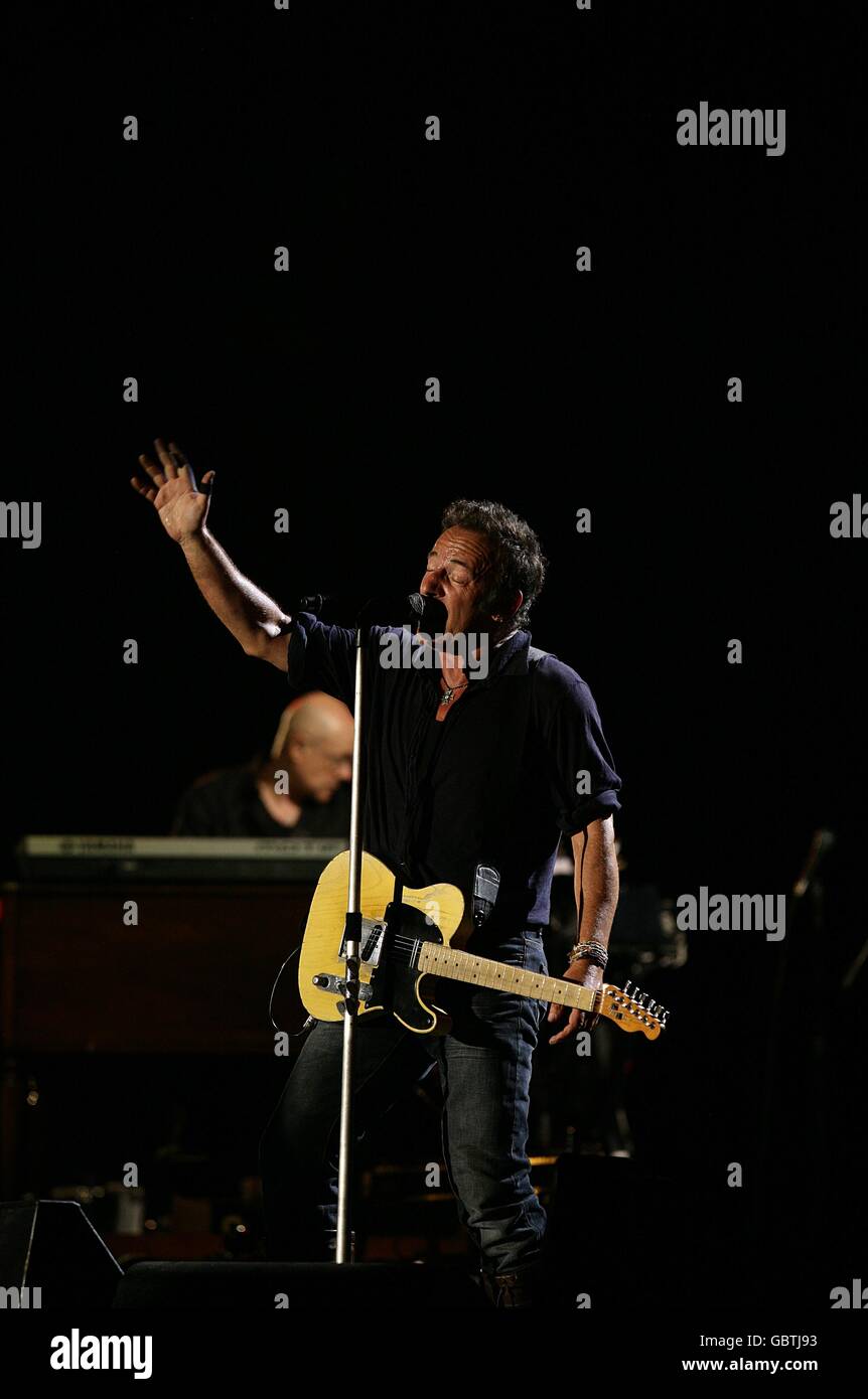 Bruce Springsteen performs with the E Street band during the 2009 ...