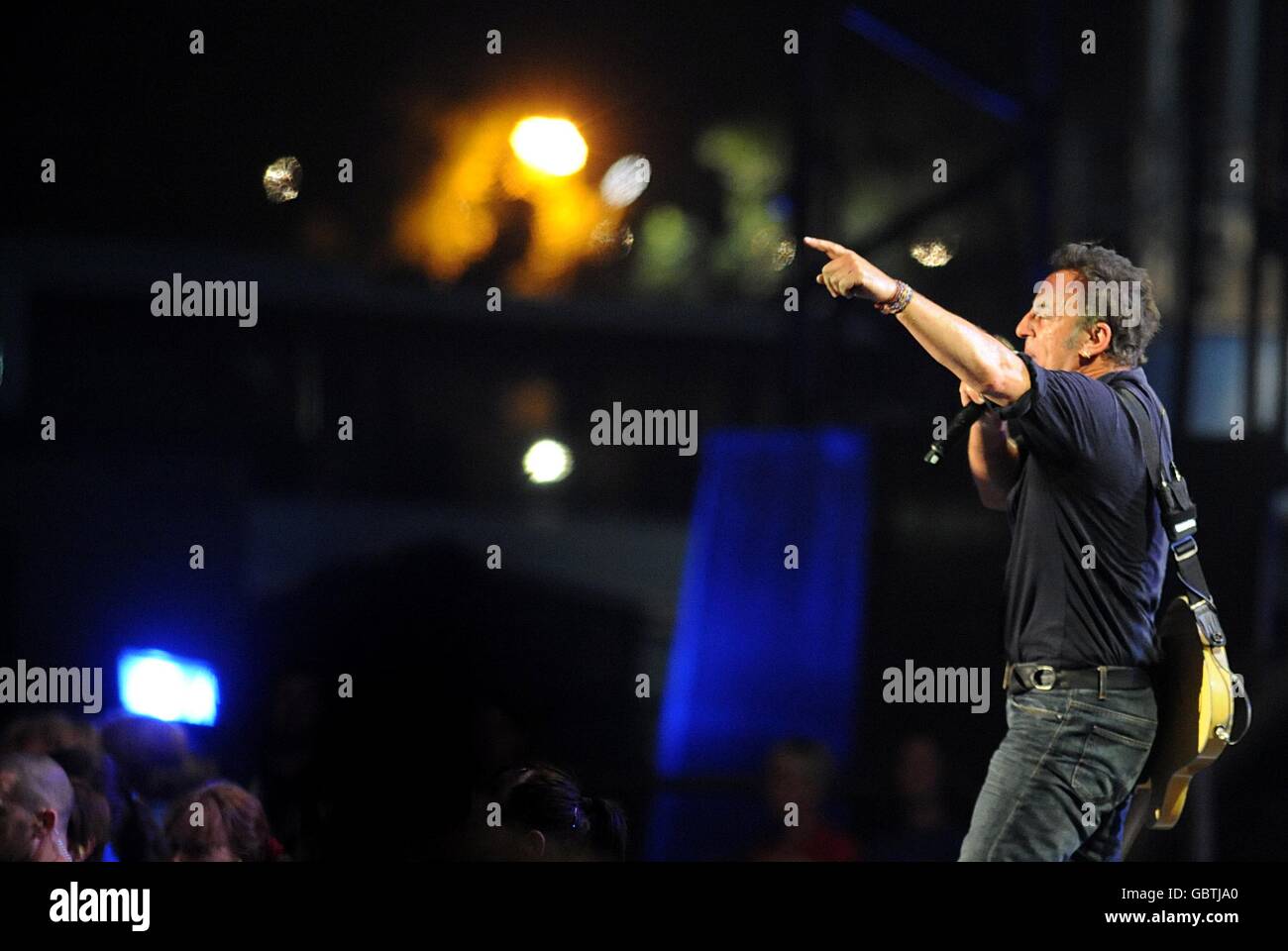 Bruce Springsteen performs with the E Street band during the 2009 ...