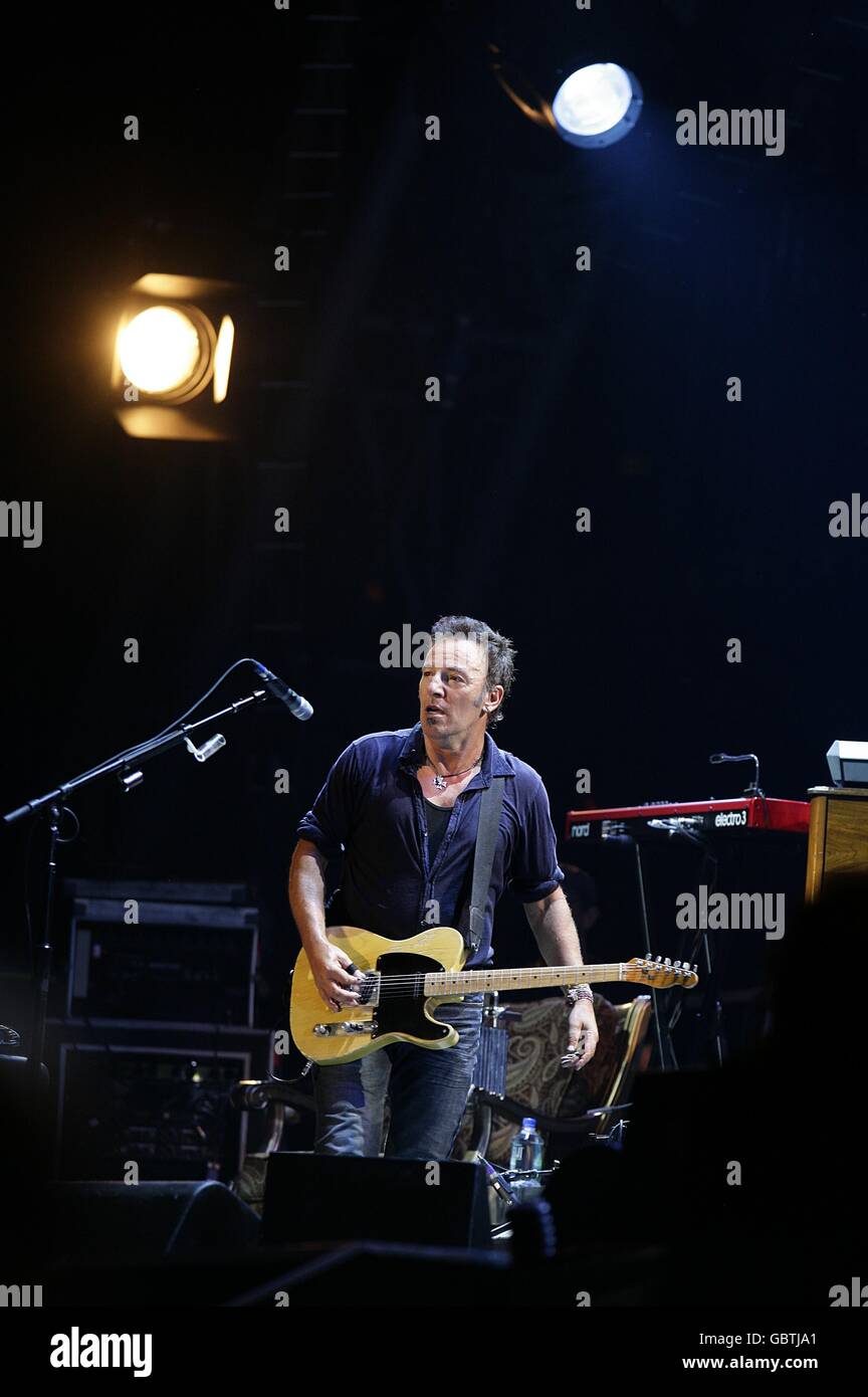 Bruce Springsteen performs with the E Street band during the 2009 ...