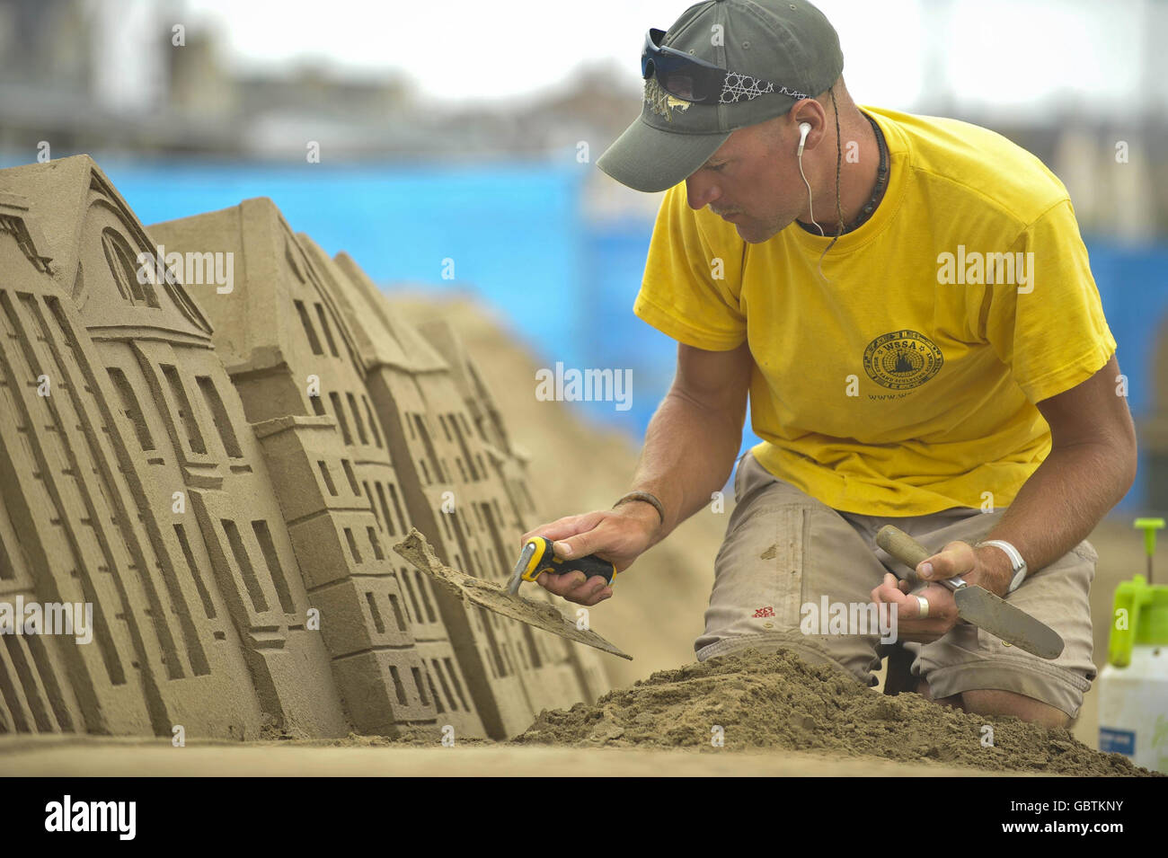 Sculptor works on sand sculpture hi-res stock photography and images ...
