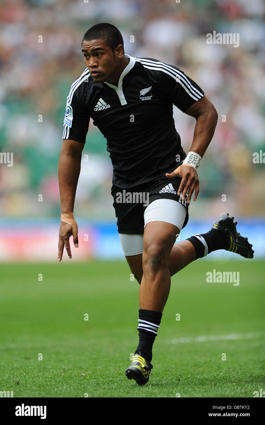 Julian savea hi-res stock photography and images - Alamy
