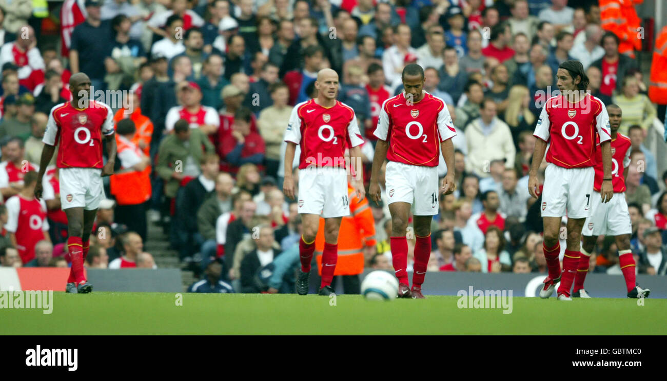 l-r Arsenal's Patrick Vieira, Pascal Cygan, Thierry Henry, Robert Pires ...