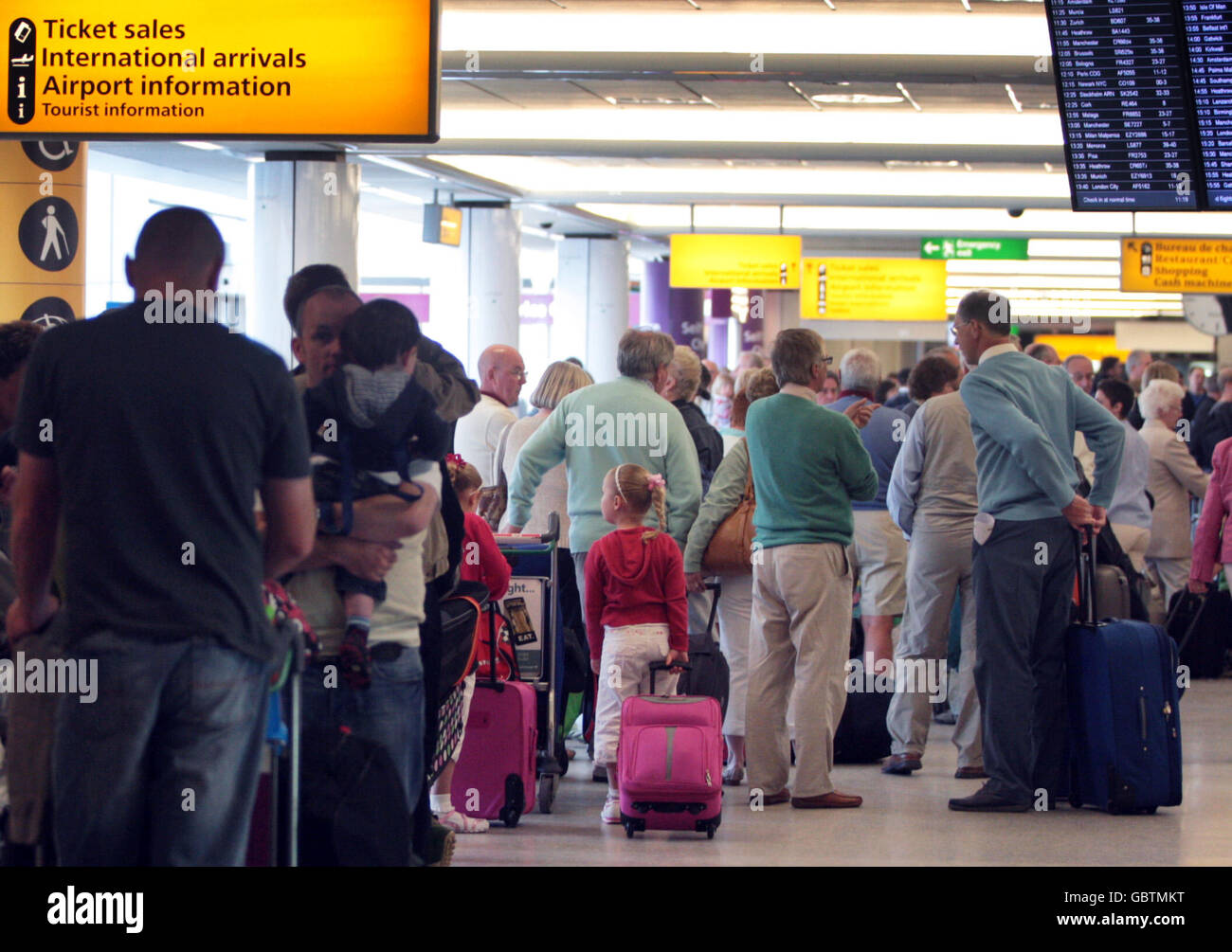 Edinburgh Airport terminal extension Stock Photo - Alamy