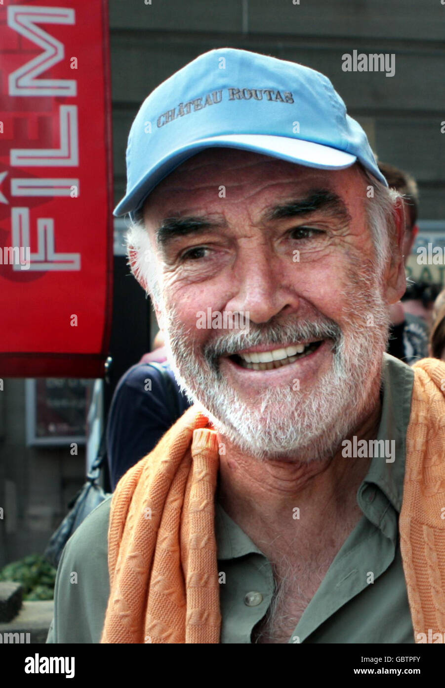 Sir sean connery edinburgh film hi-res stock photography and images - Alamy