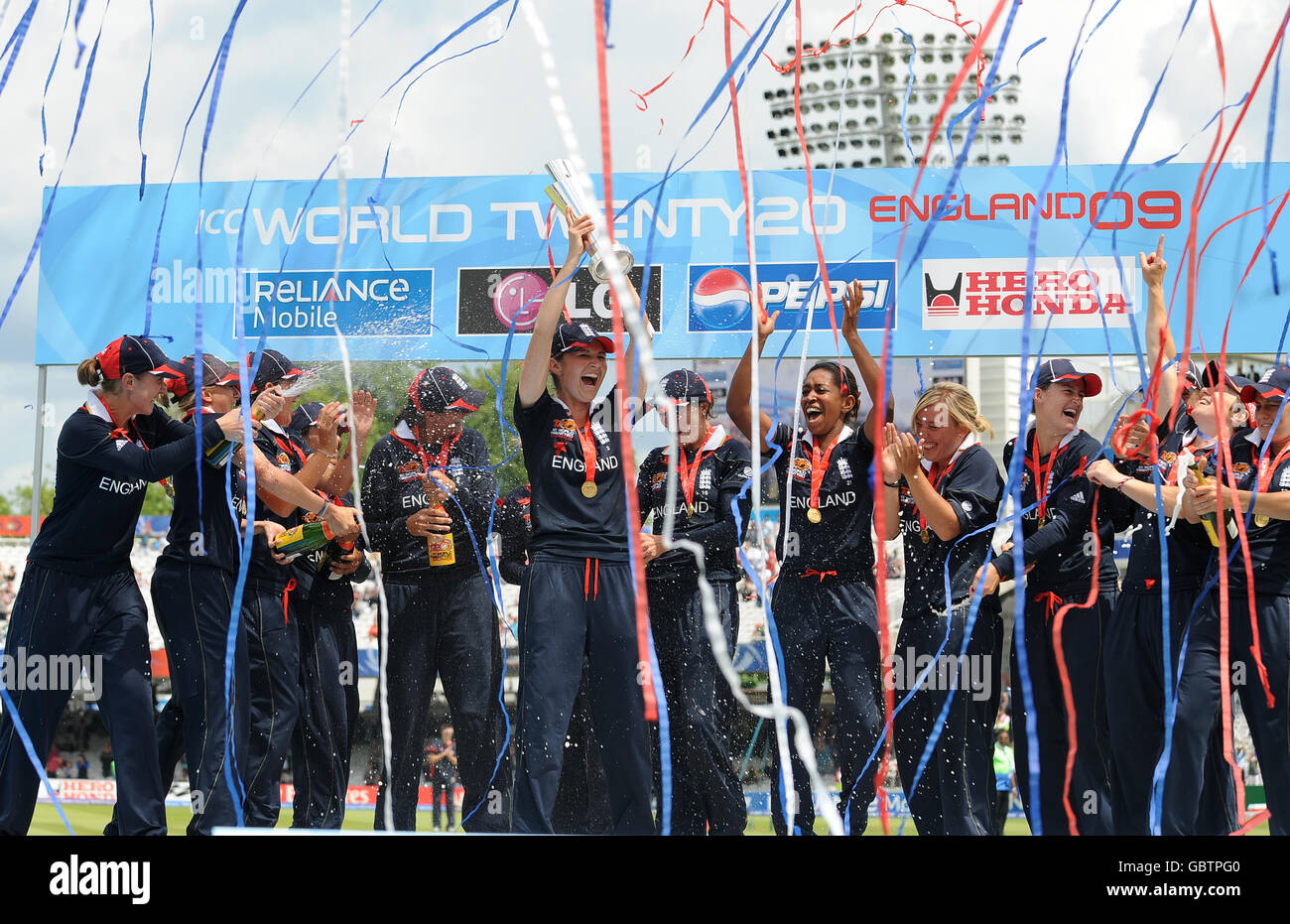 Twenty 20 world cup trophy hi-res stock photography and images - Alamy