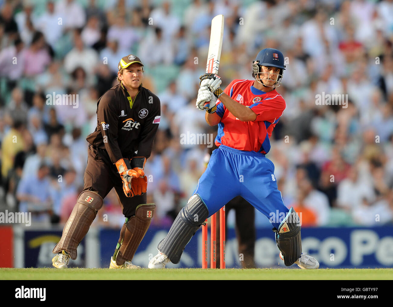 Surrey wicket keeper gary wilson hi-res stock photography and images ...