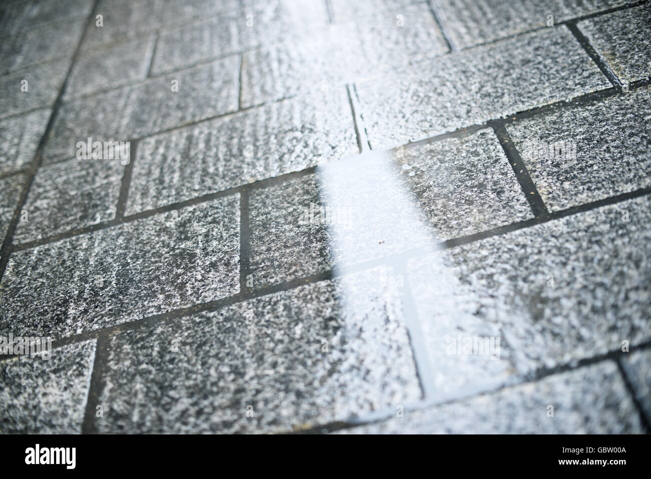 Puddle floor tile hi-res stock photography and images - Alamy