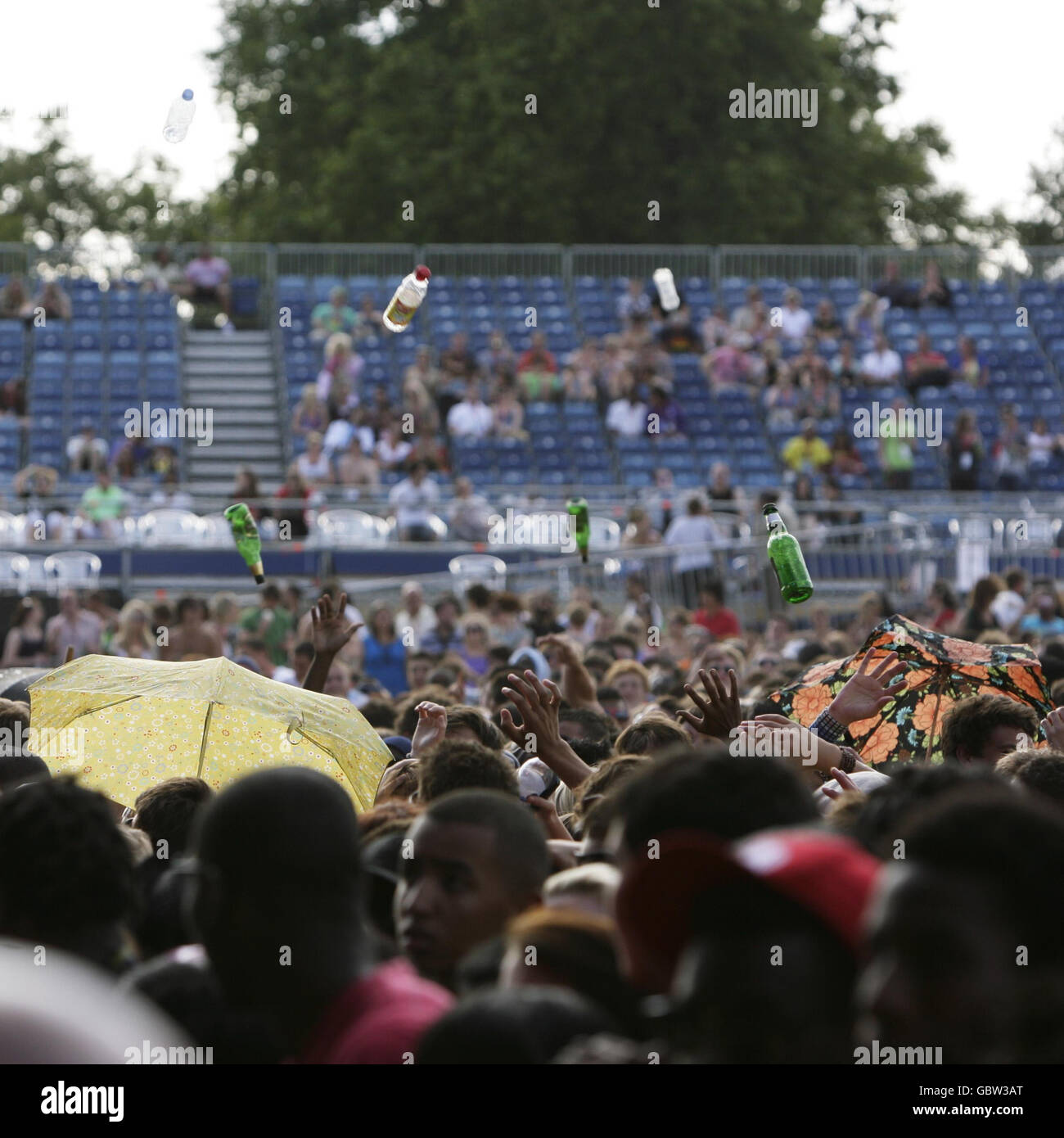 Bottles being thrown by crowd wireless festival in hyde park hi-res ...