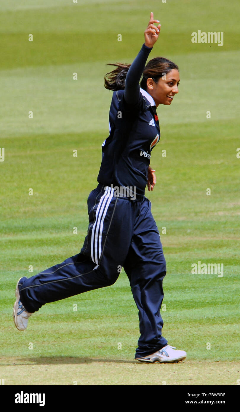 Isa guha hi-res stock photography and images - Alamy