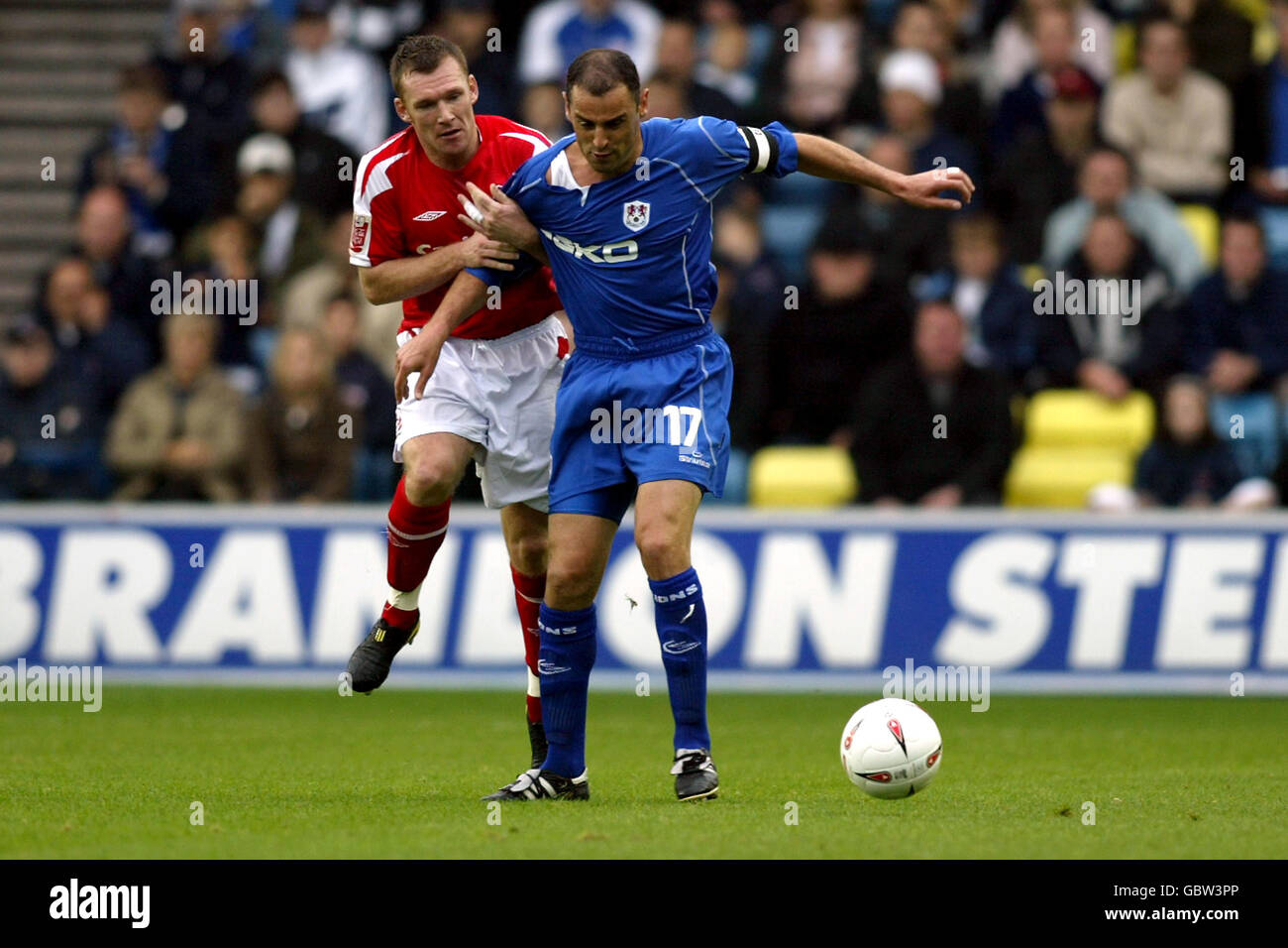Millwalls kevin muscat and nottingham forests paul evans hi-res stock ...