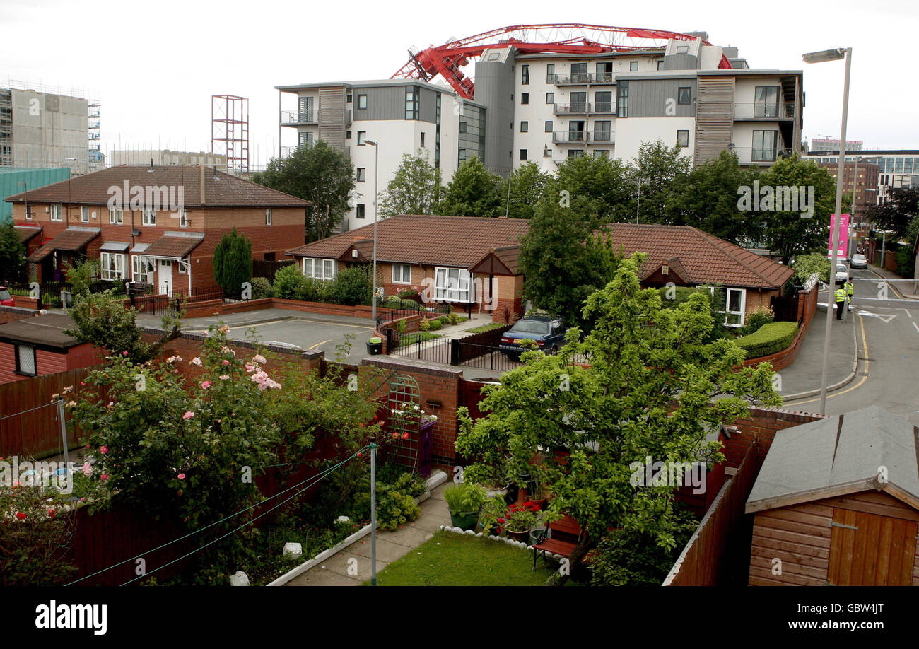 Crane falling over hi-res stock photography and images - Alamy