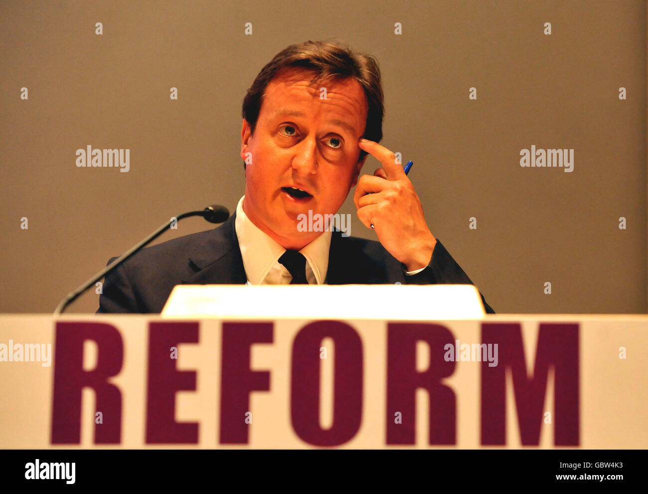 Clifford chance building logo hi-res stock photography and images - Alamy