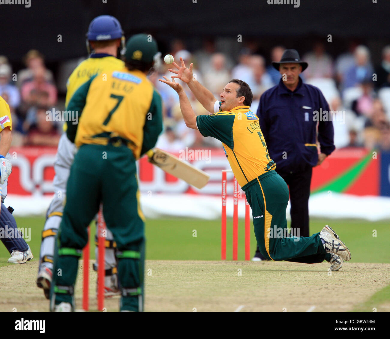 Cricket mark ealham hi-res stock photography and images - Alamy