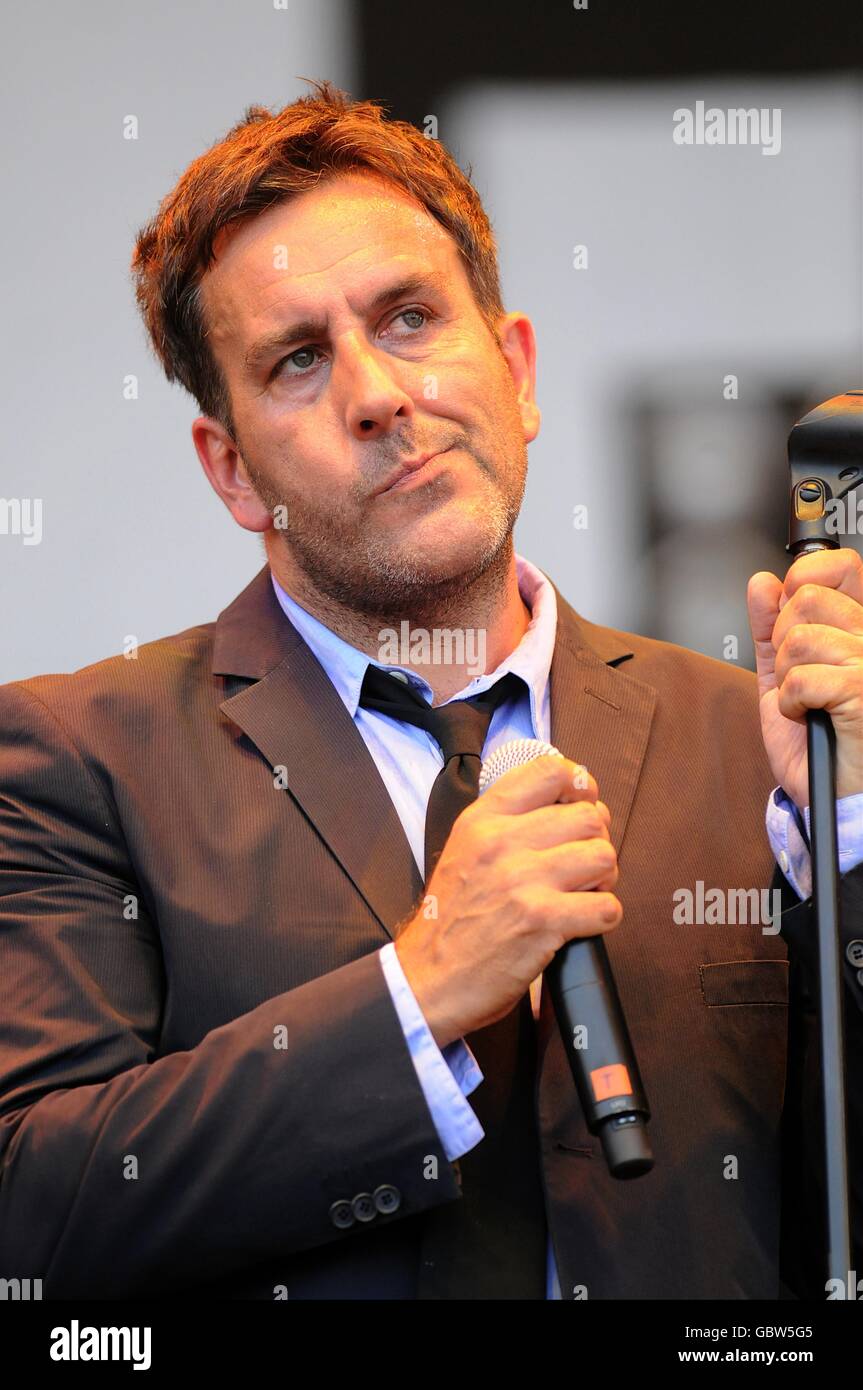 Terry hall of the specials hi-res stock photography and images - Alamy